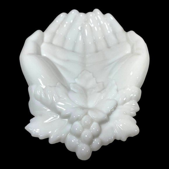 Westmoreland | Accents | Westmoreland Milk Glass Queen Victorias Open ...